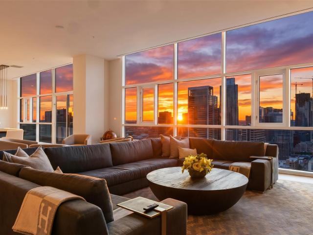 555 E 5th St # 3022