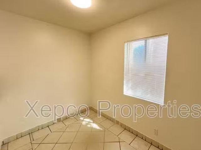 555 E Cottonwood Rd, Unit Unit 2 Condos in Palm Springs, CA