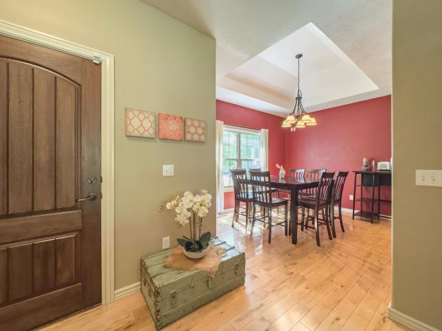 555 E Farm Road 84