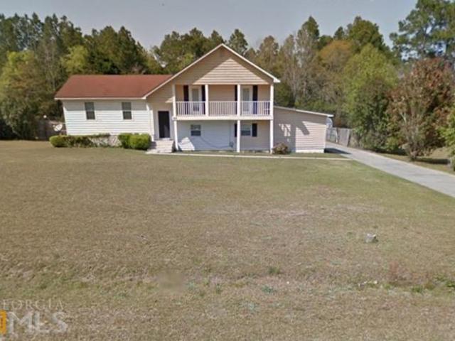 555 Edgewood Cir, Douglas, GA 31533