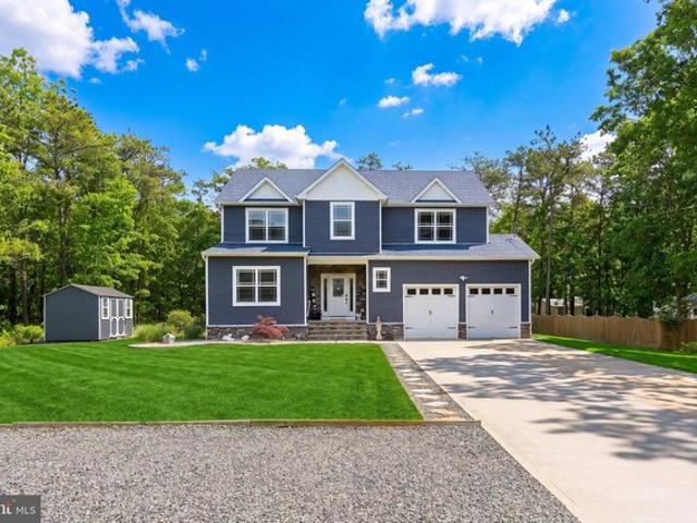 555 Egenolf Pl, Bayville, NJ 08721