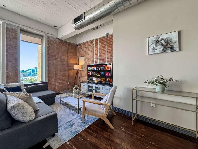 555 Evergreen Street 2 Bedroom Apartment for Rent at 555 Evergreen St #1221081P, Dallas, TX 75201 Downtown Dallas