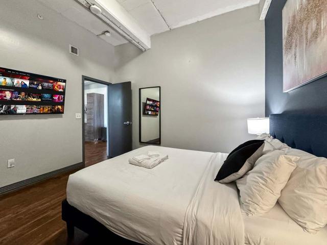 555 Evergreen Street 2 Bedroom Apartment for Rent at 555 Evergreen St #1231714P, Dallas, TX 75201 Downtown Dallas