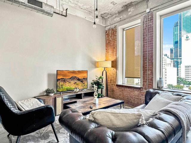 555 Evergreen Street 3 Bedroom Apartment for Rent at 555 Evergreen St #1075579P, Dallas, TX 75201 Downtown Dallas