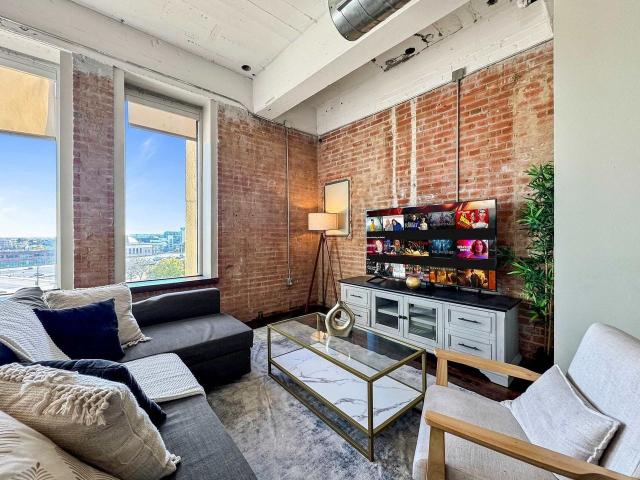 555 Evergreen Street 3 Bedroom Apartment for Rent at 555 Evergreen St #1075582P, Dallas, TX 75201 Downtown Dallas