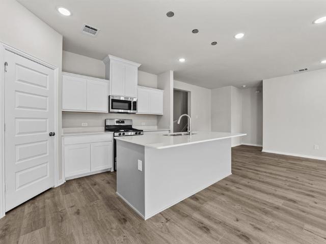 555 Frst Hvn Dr, Van Alstyne, TX 75495 | Compass