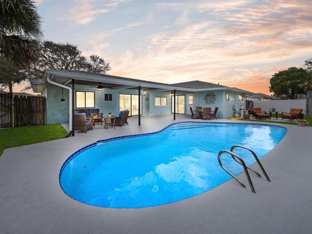 555 Kale St, Satellite Beach, FL 32937
