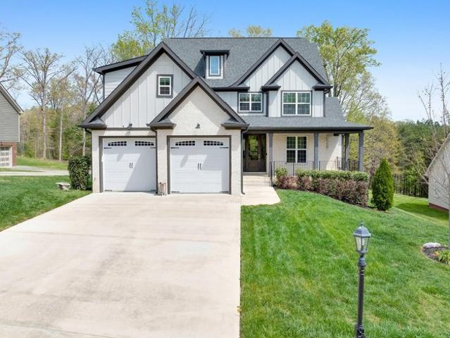 555 Kashaya Ln, Soddy Daisy, TN 37379