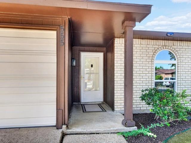 555 Hawthorne Dr, Allen, TX 75002