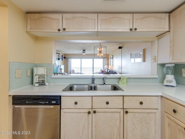 555 Harrison Ave, Unit 402, Cape Canaveral, FL 32920 | MLS #1074