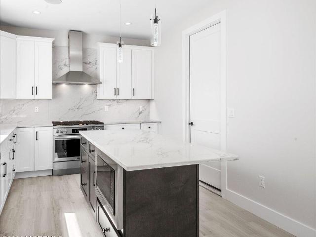 555 Lillie Road