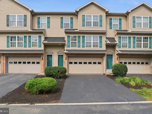 555 Meadow Croft Cir, Mechanicsburg, PA 17055
