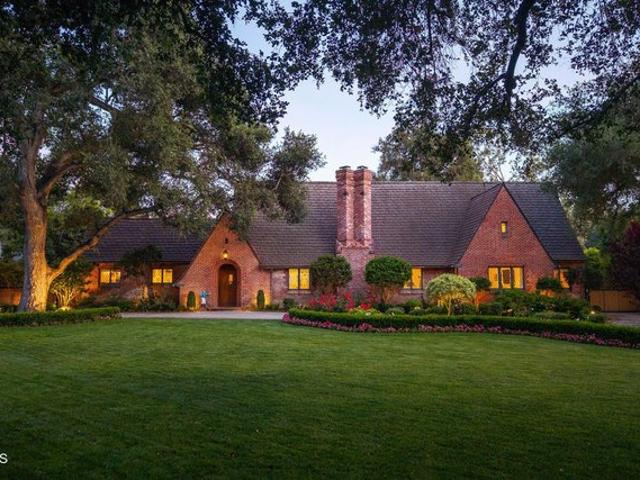555 Meadow Grove St, La Canada Flintridge, CA 91011