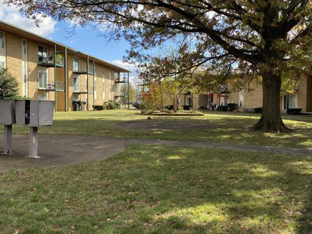 555 N DuPont Ave # B39