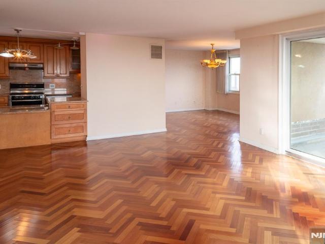 555 North Avenue # 20F