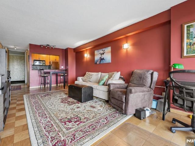 555 North Avenue # 8W