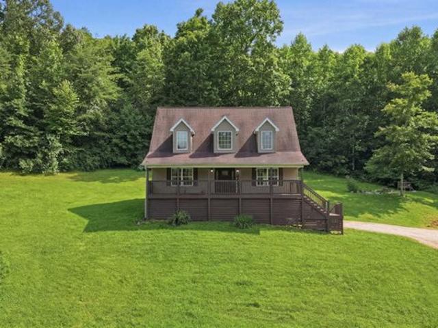 555 New Clear Branch Rd, Rocky Top, TN 37769