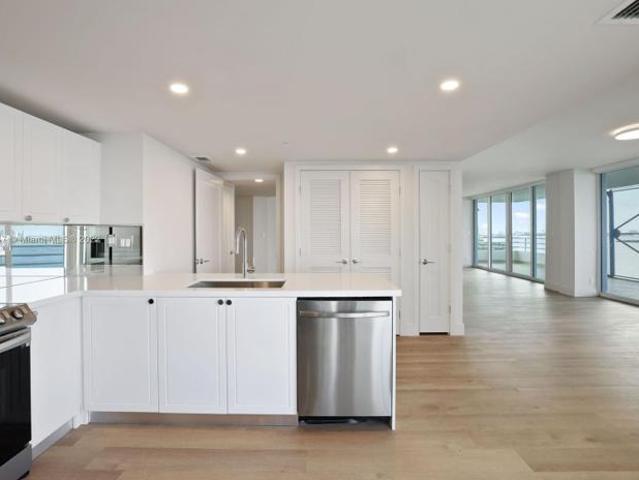 555 NE 34th St #0201 Miami, FL 33137