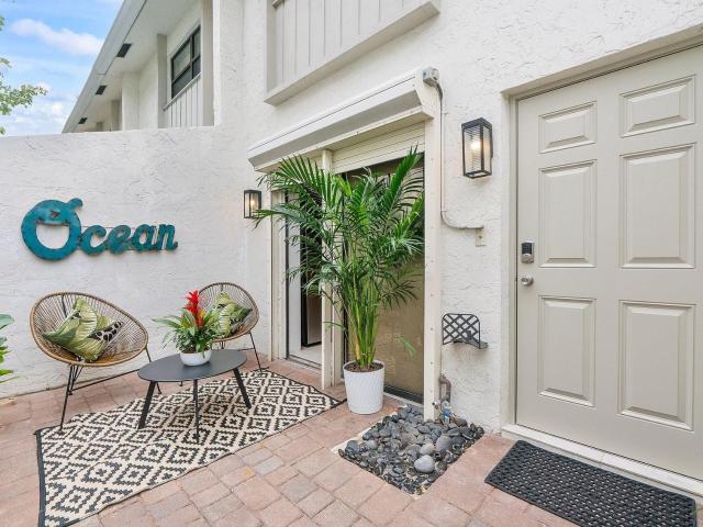 555 NE 7th Avenue, Fort Lauderdale, FL