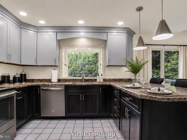 555 S 3Rd Street