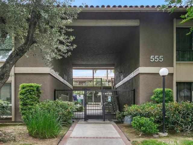 555 S La Veta Park Cir #214, Orange, CA 92868