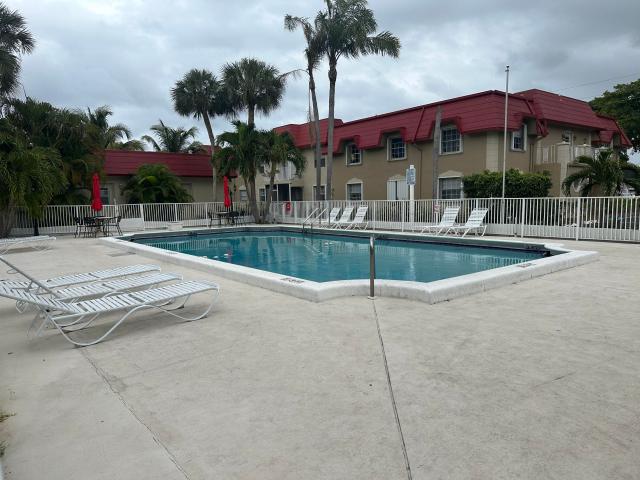 555 SE 8th St, Unit 151, Deerfield Beach, FL 33441 | MLS #B26010 | Compass