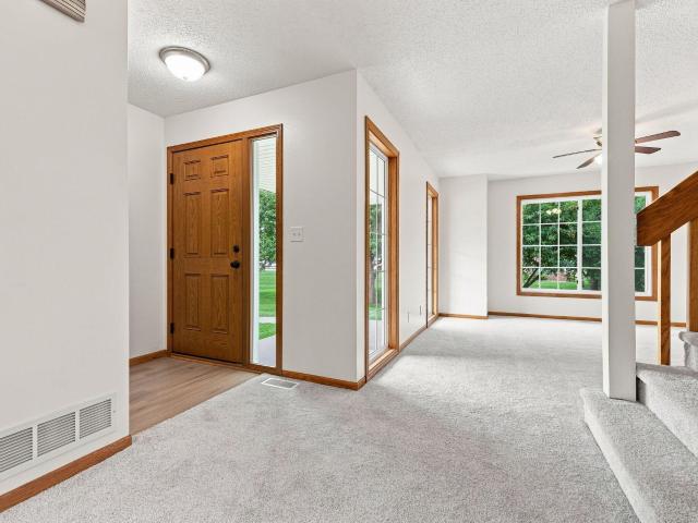 555 SE Laurel St #4