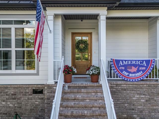 555 station circle