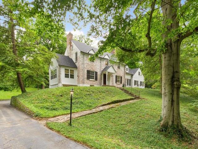 555 Reily Rd, Wyoming, OH 45215