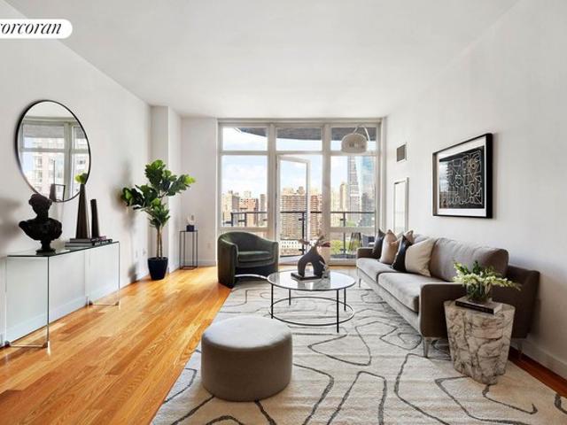 555 W 59th St Apt 21A, New York, NY 10019