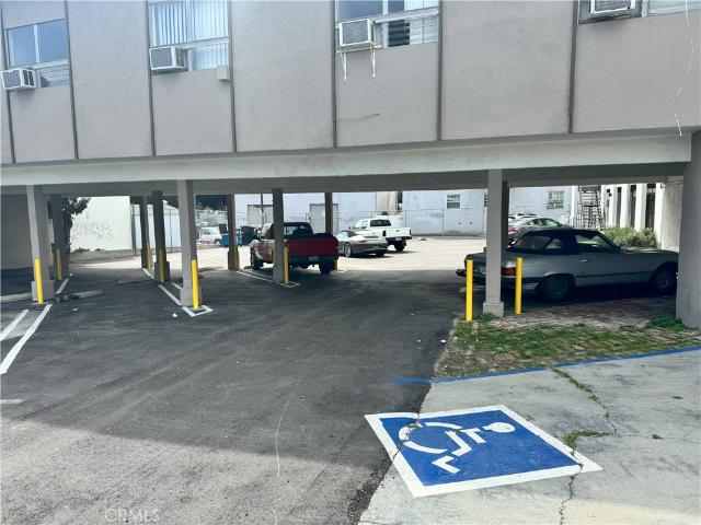 555 W 9th Street 18