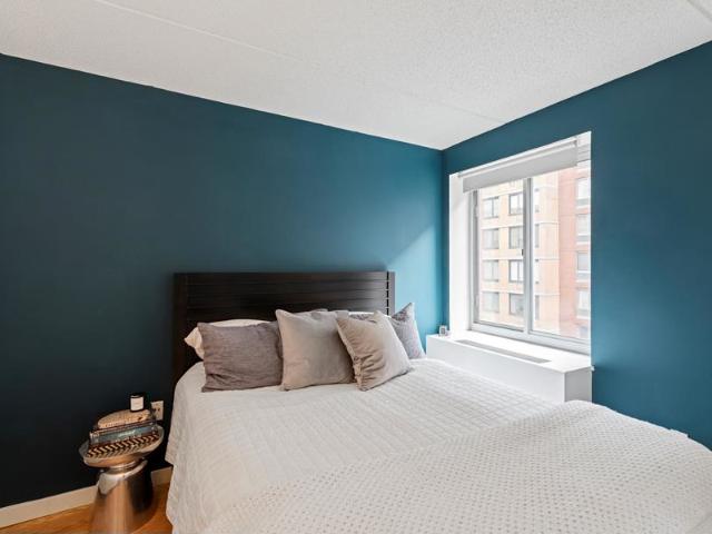 555 W 23RD Street N9R