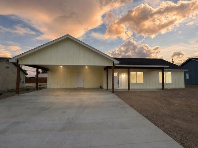 555 W Frying Pan Rd, Safford, AZ 85546