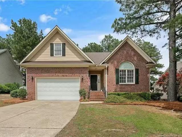555 WHISPERING PINES DR, SPRING LAKE, NC 28390 Single Family R.