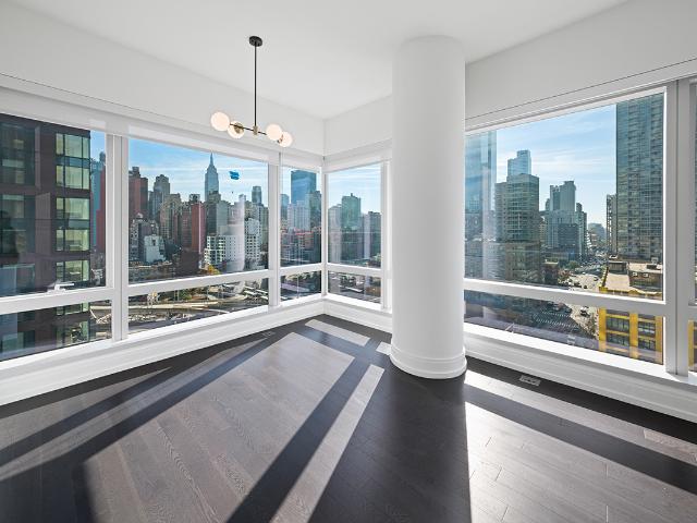 555 Tenth Avenue, New York, NY