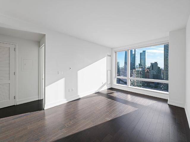 555 Tenth Avenue, New York, NY