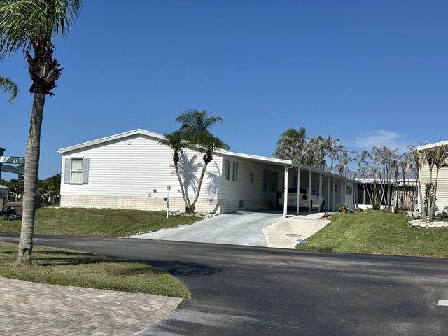 555 Tropical Isles Cir, Fort Pierce, FL 34982