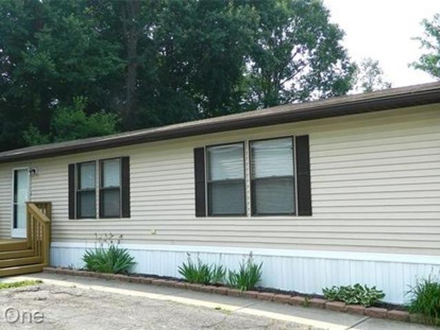 555 Turquoise Dr, Northfield Township, MI 48189
