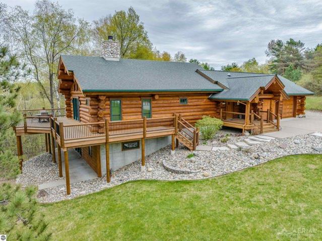 5565 Rau Rd, West Branch, MI 48661