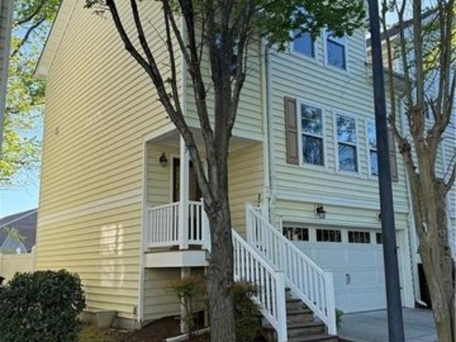 5565 Taylors Walke Ln, Virginia Beach, VA 23462