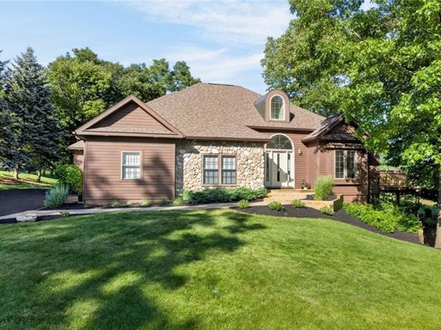 5565 Vardon Dr, Canandaigua, NY 14424