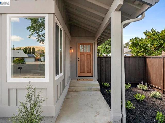 5569 Haggin Oaks Ave