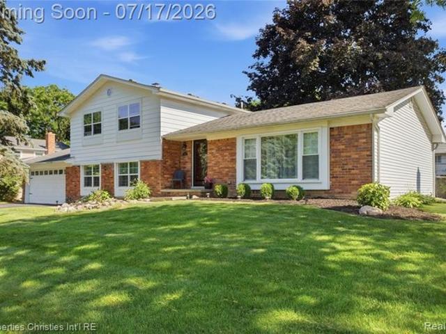 5569 Tadworth Pl, West Bloomfield Township, MI 48322