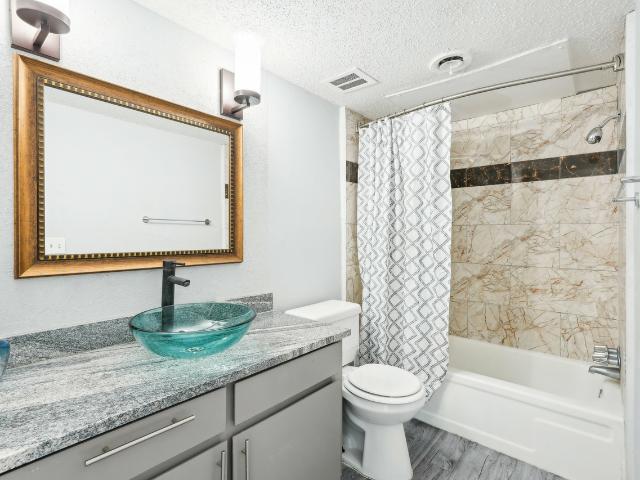 5560 Medical Center Apartments 2 Bedroom Apartment for Rent at 5560 N Portland Ave, Oklahoma City, OK 73112