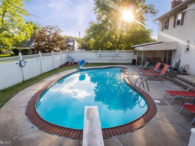5560 N Fairway Drive