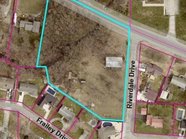 55617 Riverdale Dr, Elkhart, IN 46514