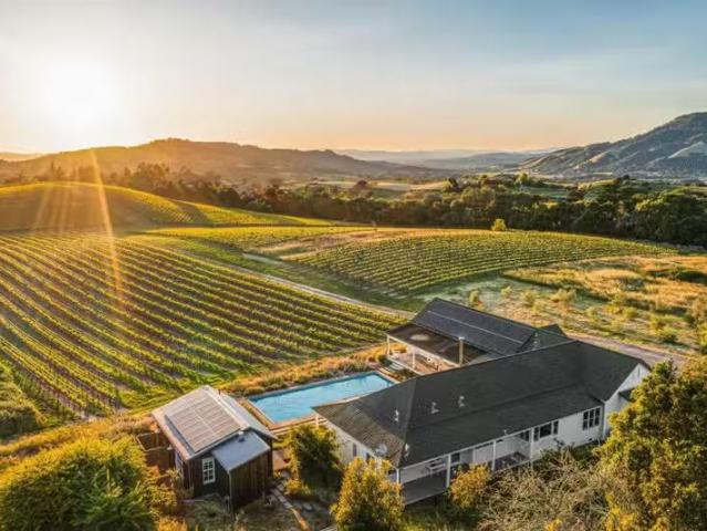 5561 SONOMA MOUNTAIN RD, SANTA ROSA, CA 95404 Single Family Re.