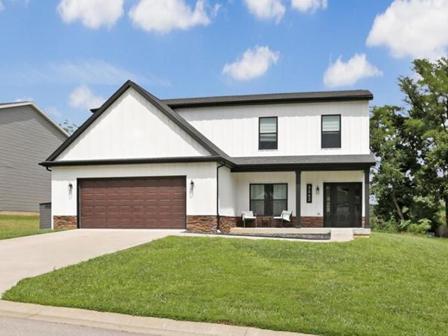 5562 Hillside Trl, Newburgh, IN 47630