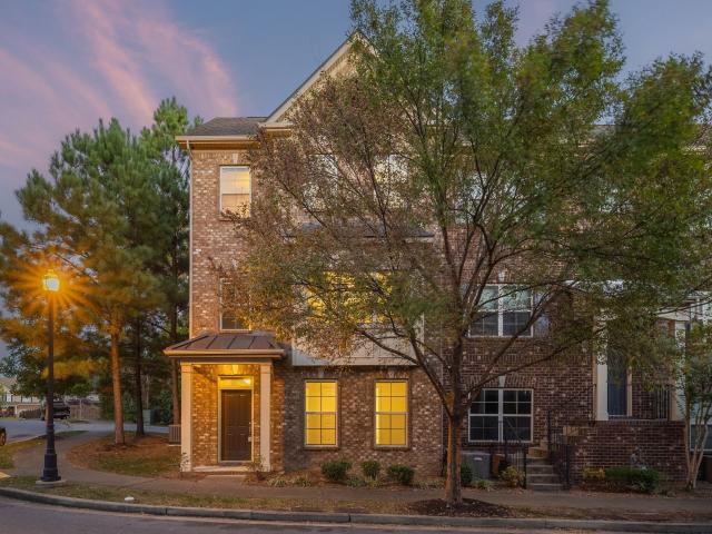 5562 Prada Dr
