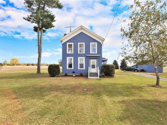 55637 Bennett Rd, Leonidas, MI 49066
